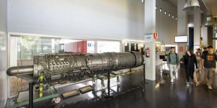 El espacio les espera: Estudiantes del grado en Ingeniería de Satélites ...